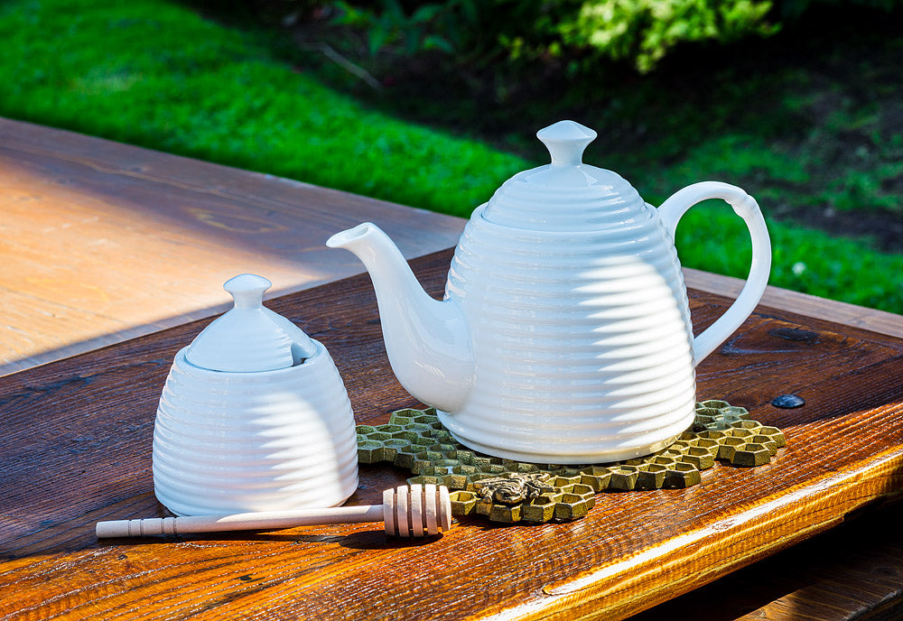 Beehive Honey Pot with Dauber – Finders Keepers Brantford Shop